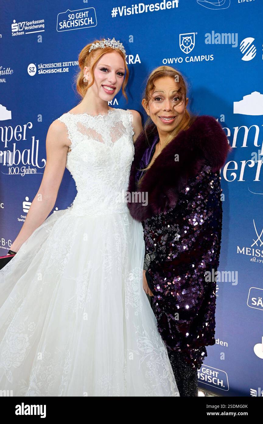 Anna Ermakova mit Mutter Angela Ermakova beim 17. SemperOpernball 2025 ...