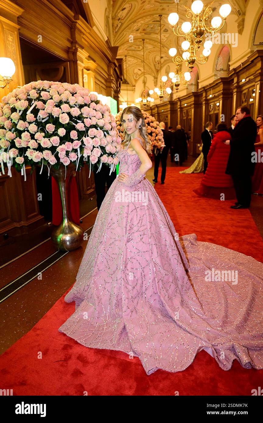 Cathy Hummels beim 17. SemperOpernball 2025 in der Semper Oper. Dresden ...