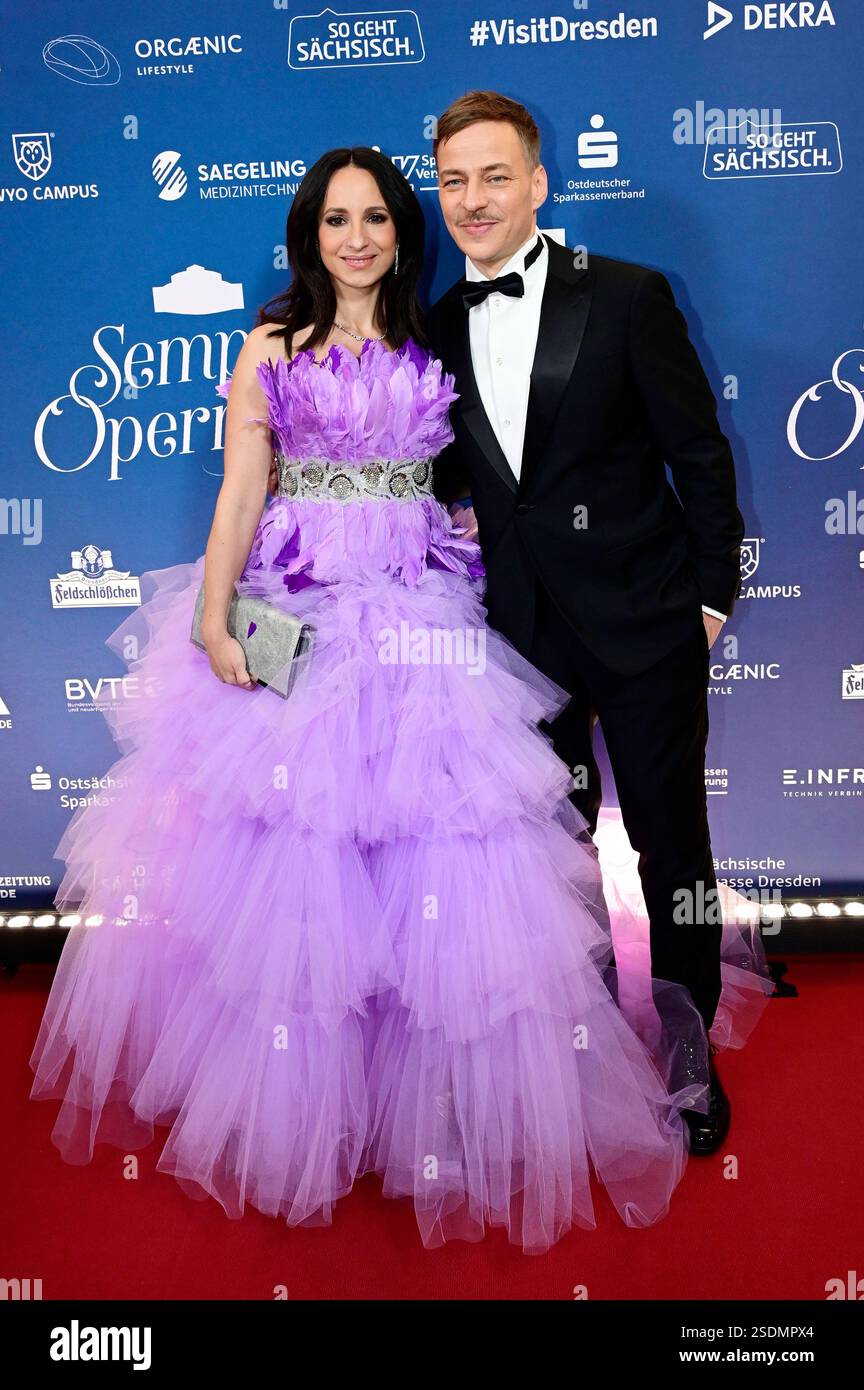 Stephanie Stumph und Tom Wlaschiha beim 17. SemperOpernball 2025 in der Semper Oper. Dresden, 07 ...