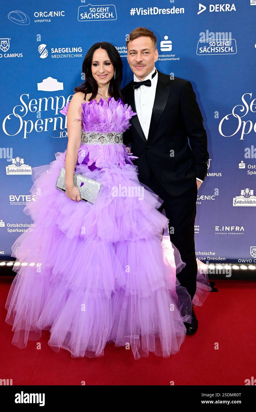 Stephanie Stumph und Tom Wlaschiha beim 17. SemperOpernball 2025 in der Semper Oper. Dresden, 07 ...