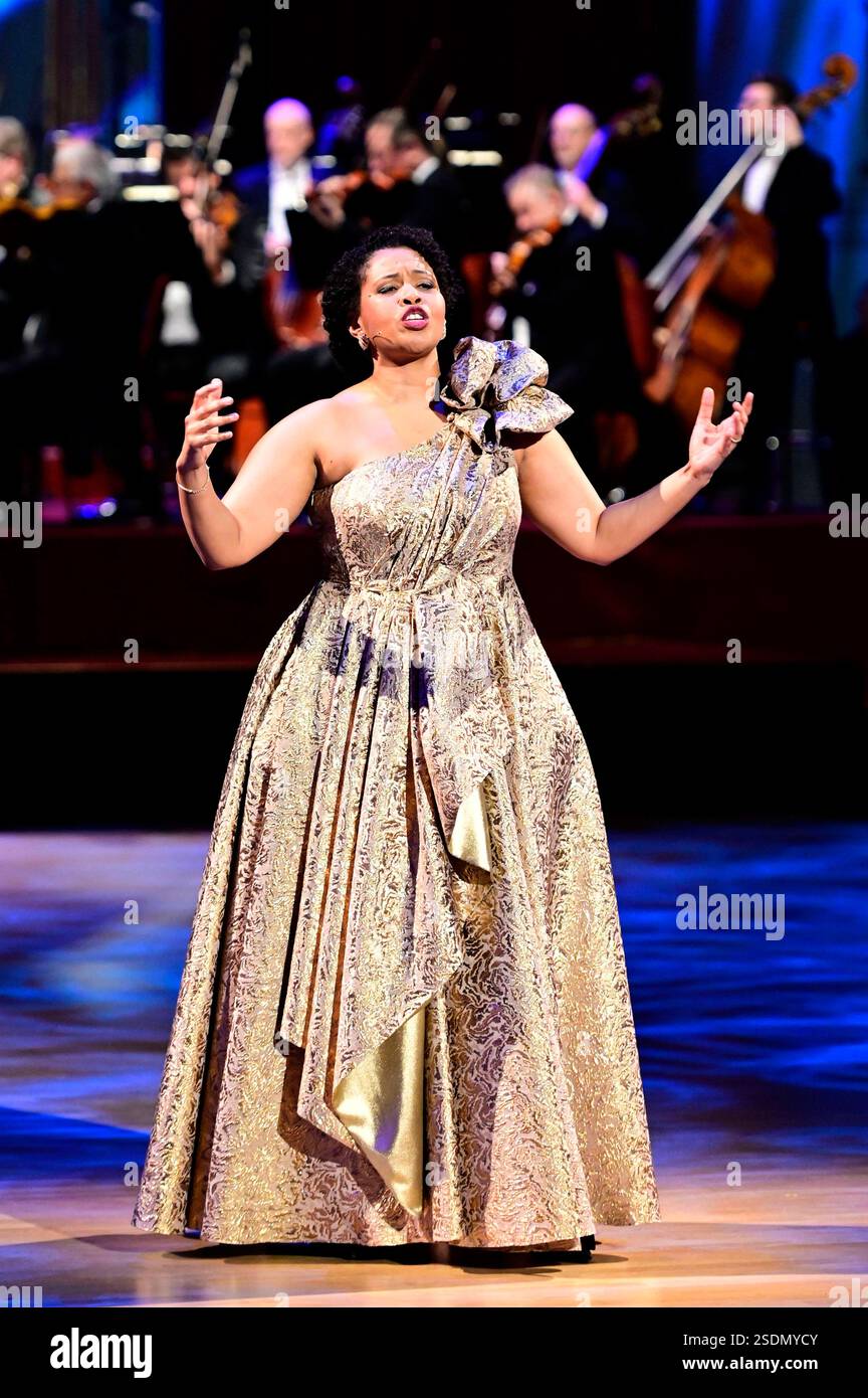 Golda Schultz beim 17. SemperOpernball 2025 in der Semper Oper. Dresden ...