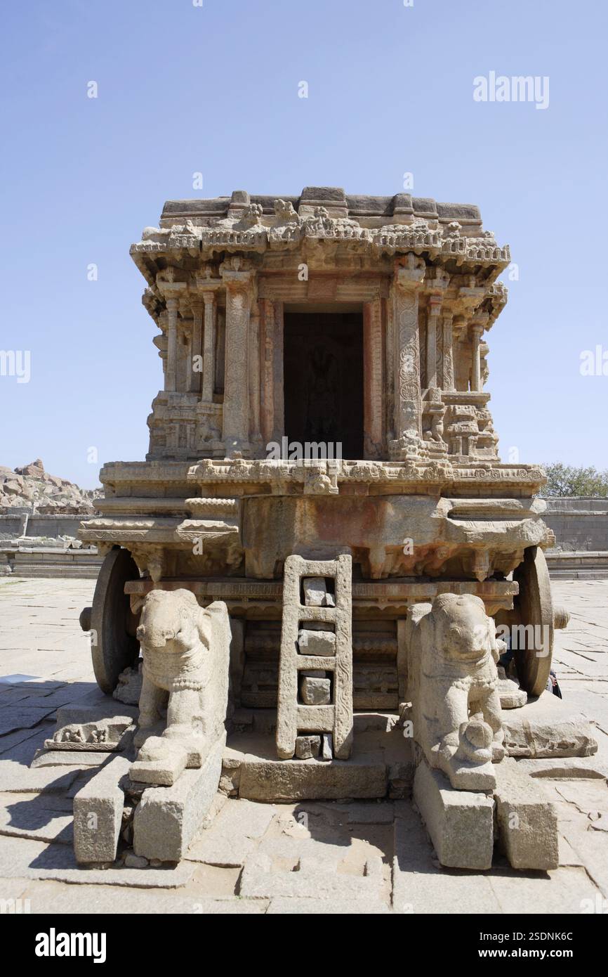 Stone chariot or ratha, vehicle of Vishnu, Vitthal Temple, Hampi ...