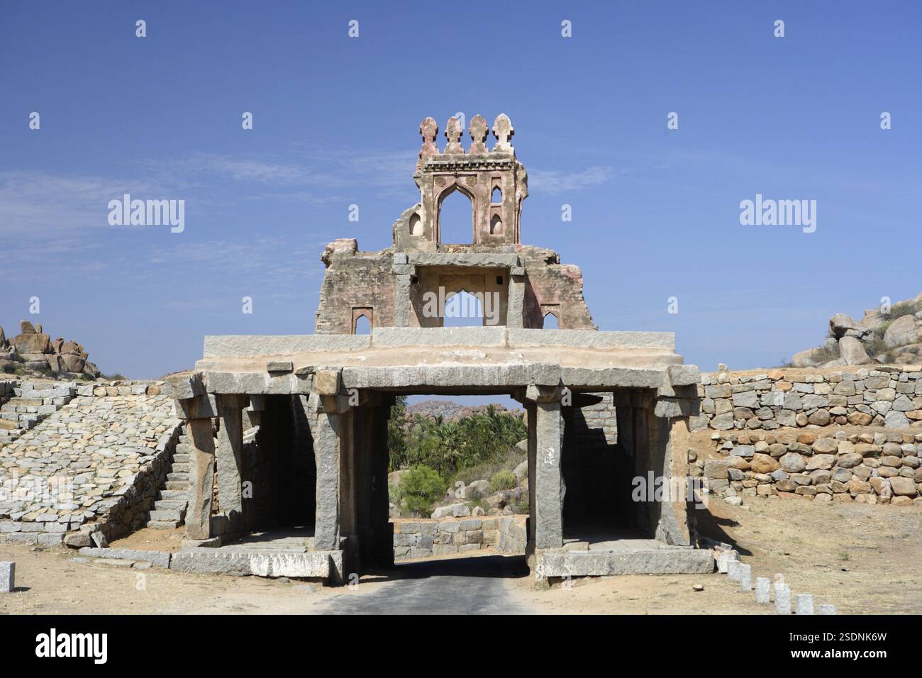 Talarighatta gate, Hampi, Vijayanagar, UNESCO World Heritage site ...