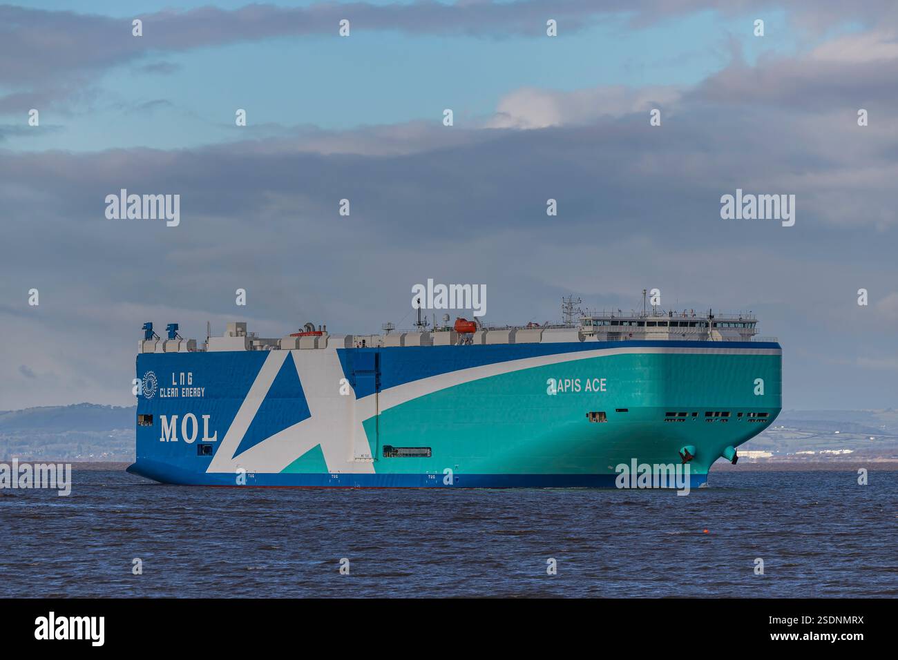 Mitsui O.S.K. Lines Stock Photo - Alamy