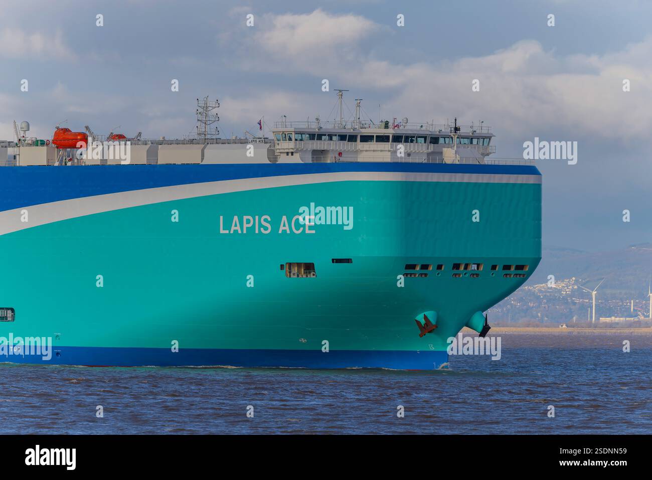 Mitsui o s k lines hi-res stock photography and images - Alamy