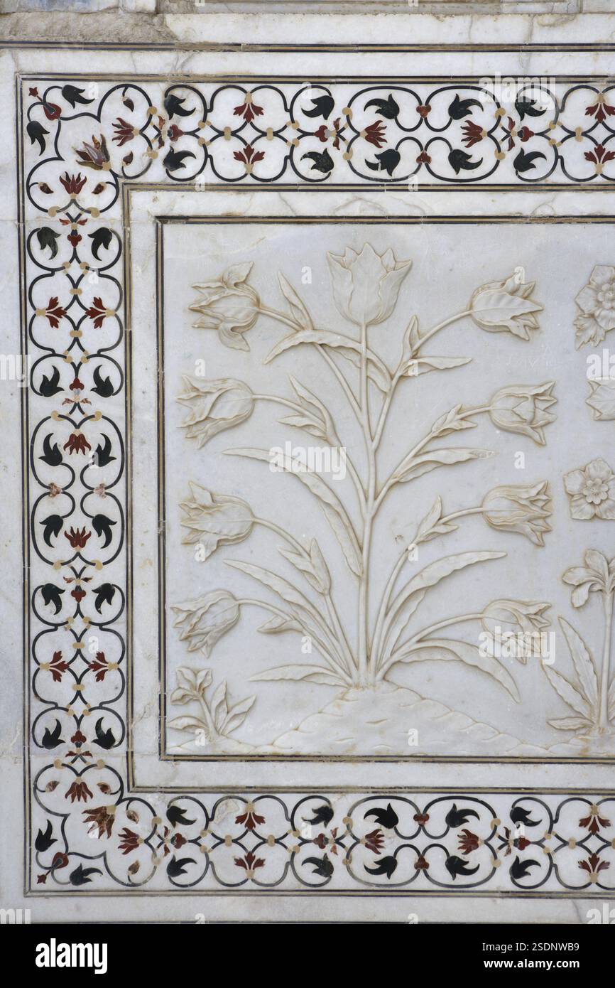 Marble inlay work of interlocking and lower walls sculpted realistic ...