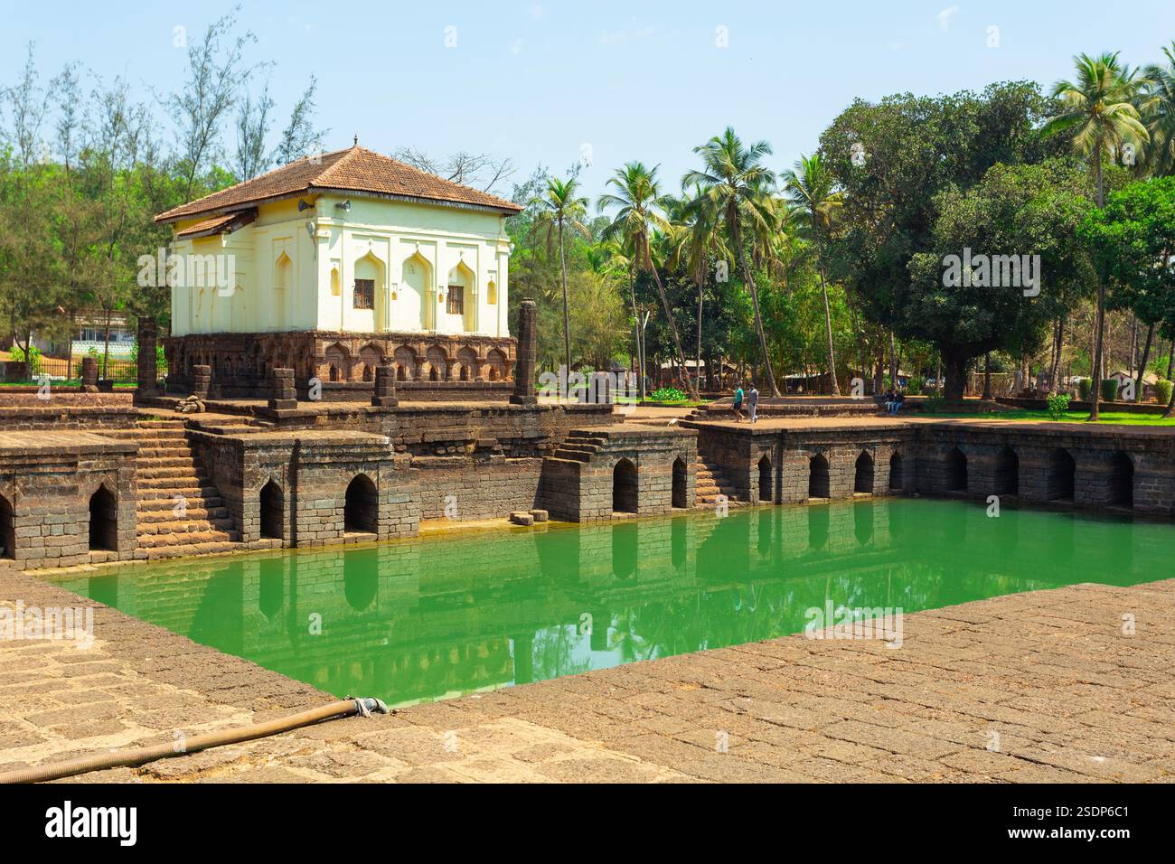 The Safa Shahouri Masjid, Phonda, Goa, India. The Safa Shahouri Masjid ...