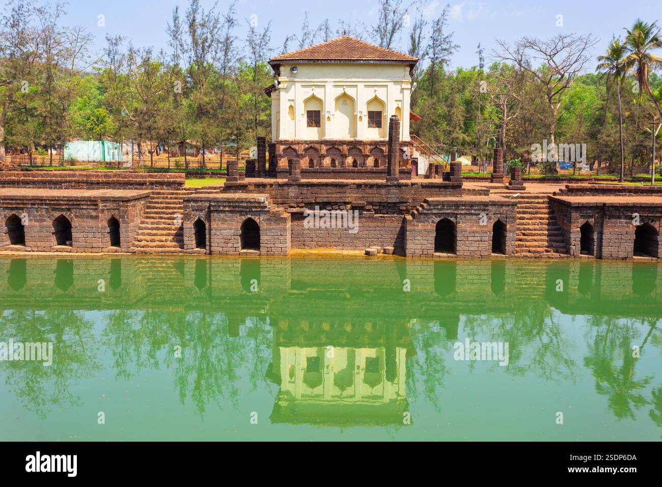 The Safa Shahouri Masjid, Phonda, Goa, India. The Safa Shahouri Masjid ...