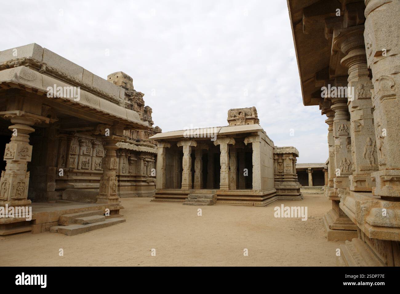 Ramchandra Temple, Hazara Rama, Hampi, Vijayanagar, UNESCO World ...