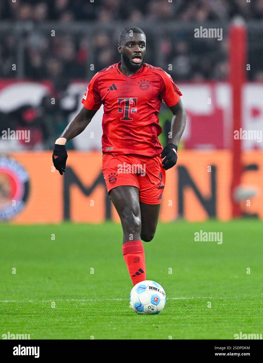 Munich, Germany. 07th Feb, 2025. Soccer: Bundesliga, Bayern Munich - Werder Bremen, matchday 21 ...