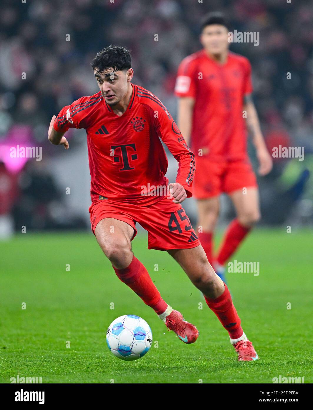 Munich, Germany. 07th Feb, 2025. Soccer: Bundesliga, Bayern Munich ...