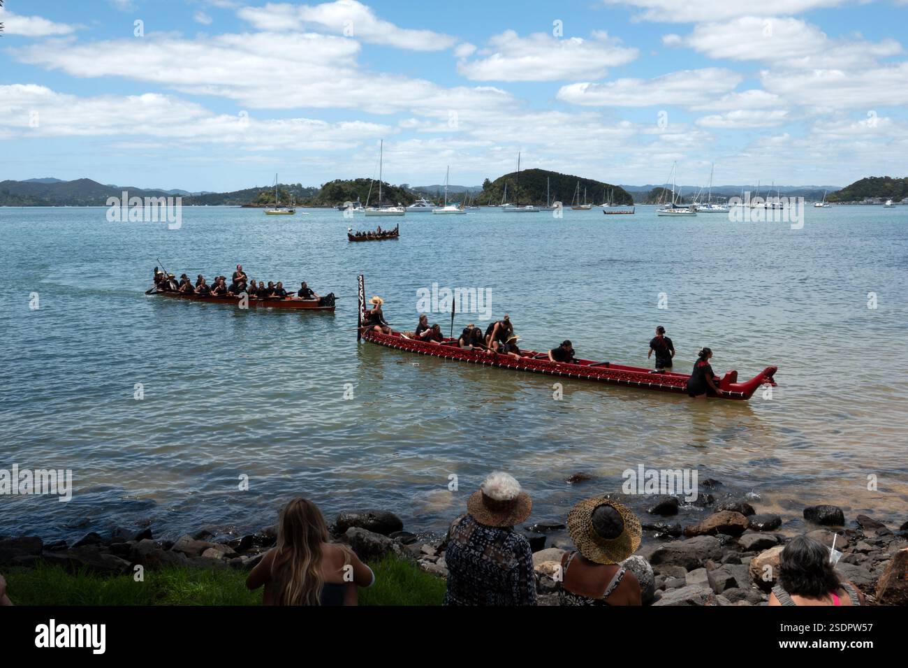 Maori women hi-res stock photography and images - Alamy