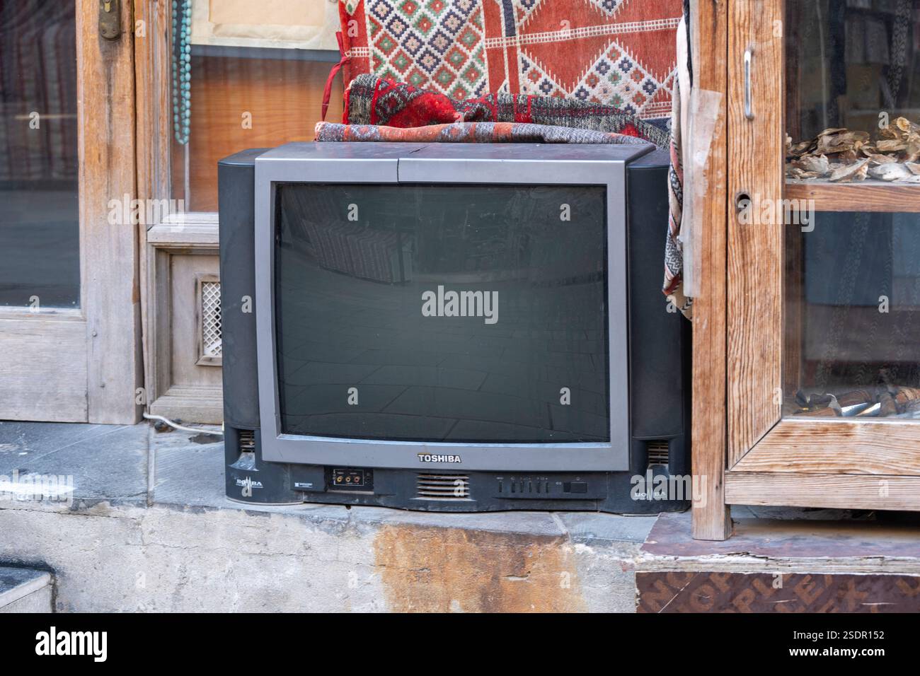 Old tv montage hi-res stock photography and images - Alamy