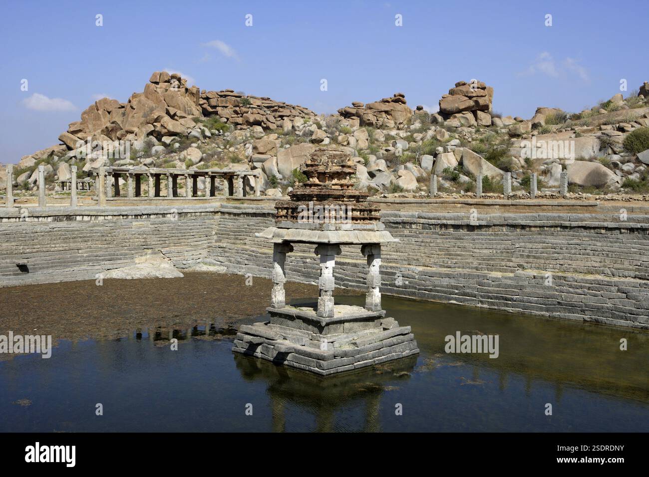 Badavi Linga, Linga Shrine, Hampi, Vijayanagara, UNESCO World Heritage ...