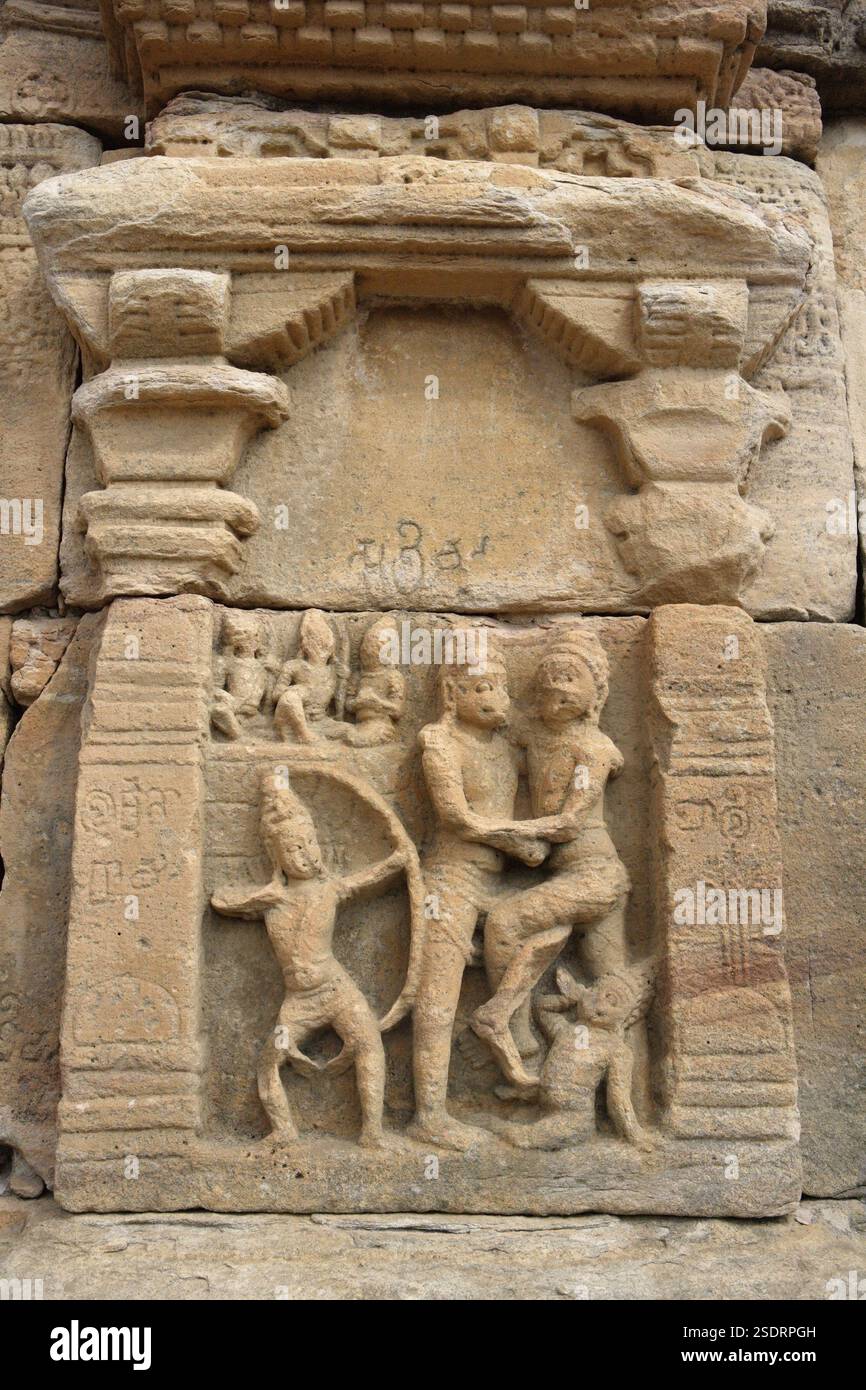 Sculpture at Papanatha Temple, Ramayana, Vali, Sugriva, Rama ...