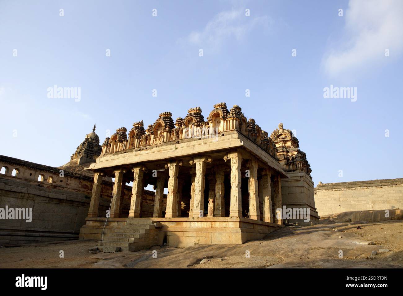Raghunatha Temple, Malyavanta hill, Hampi, Vijayanagar, UNESCO World ...