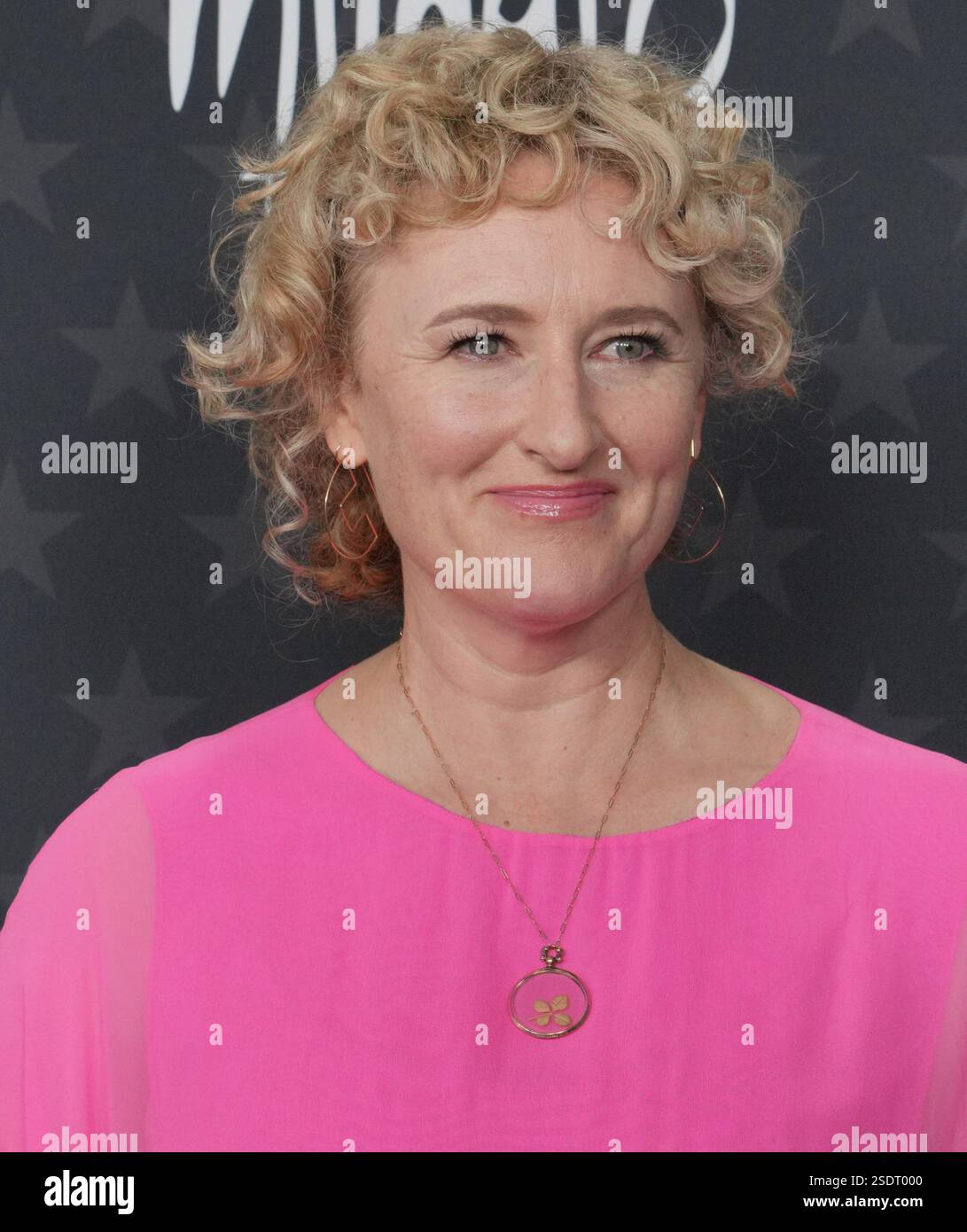 Amber Sealey arrives at the 30th Annual Critics Choice Awards held at ...