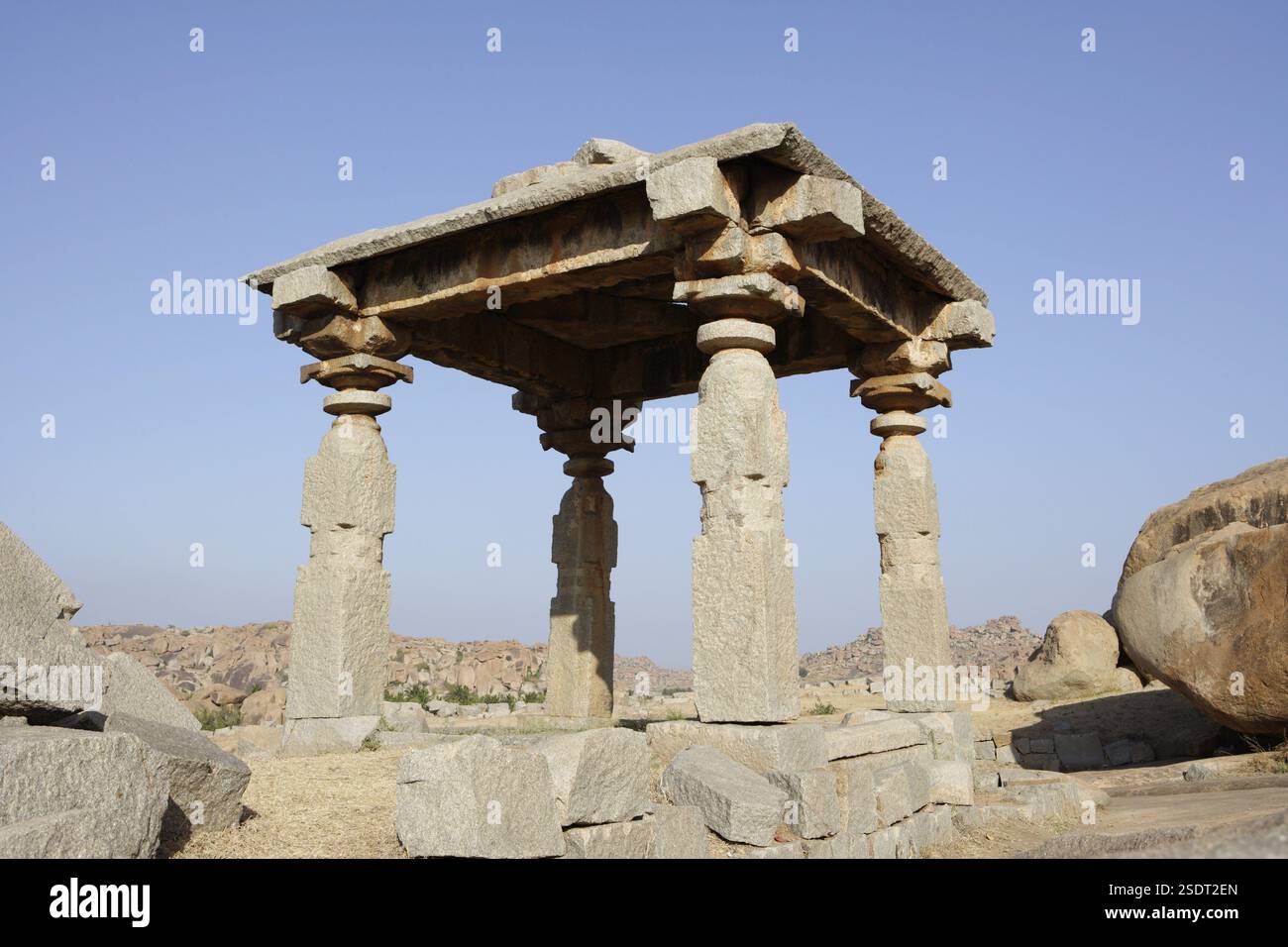 Hemkuta hill, Hampi, Vijayanagar, UNESCO World Heritage site, Deccan ...