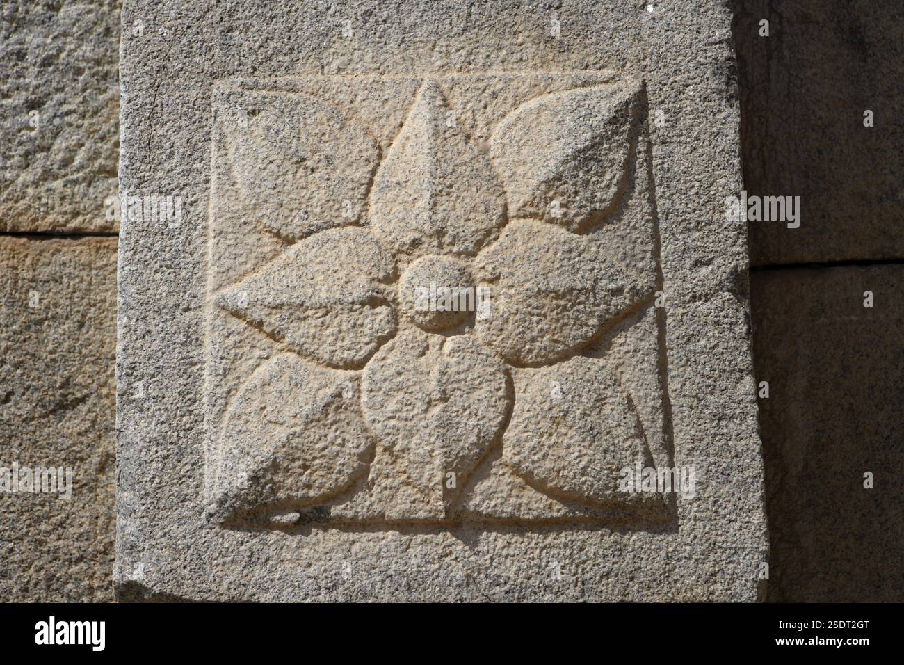 Lotus carved in Vitthala temple complex, Hampi, Vijayanagar, UNESCO ...