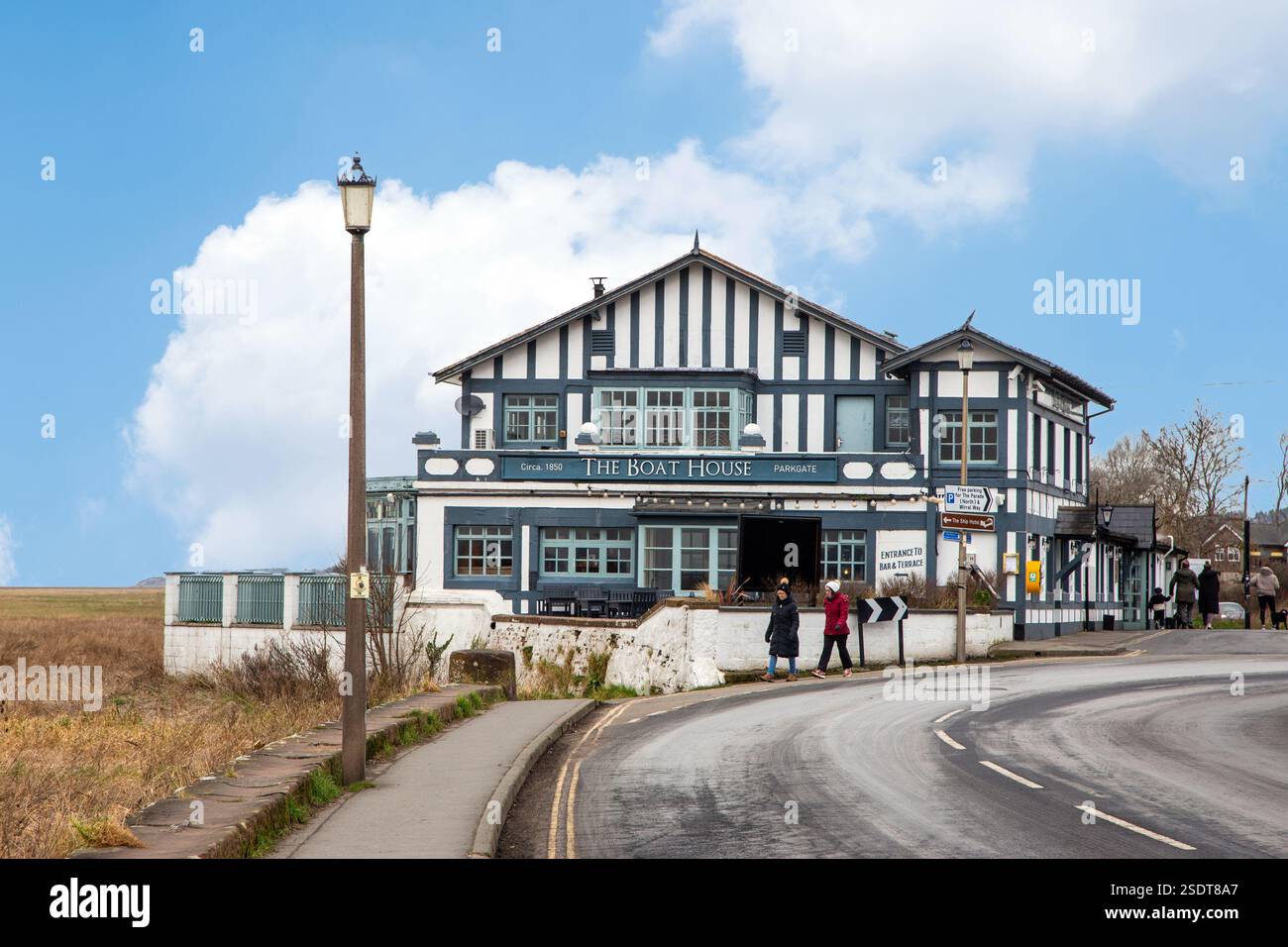 The Boathouse pub and restaurant on the promenade in the Cheshire ...