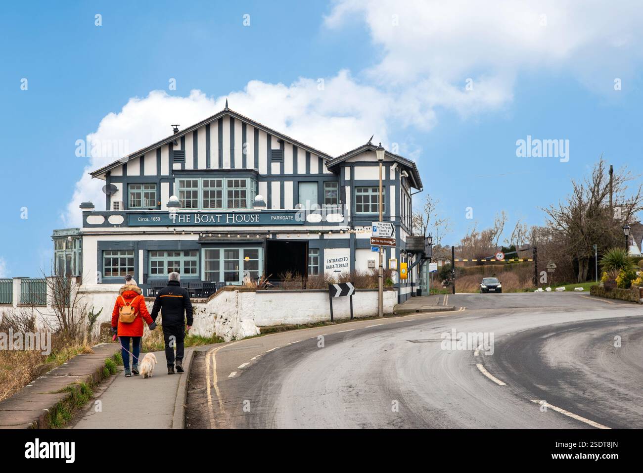 The Boathouse pub and restaurant on the promenade in the Cheshire ...