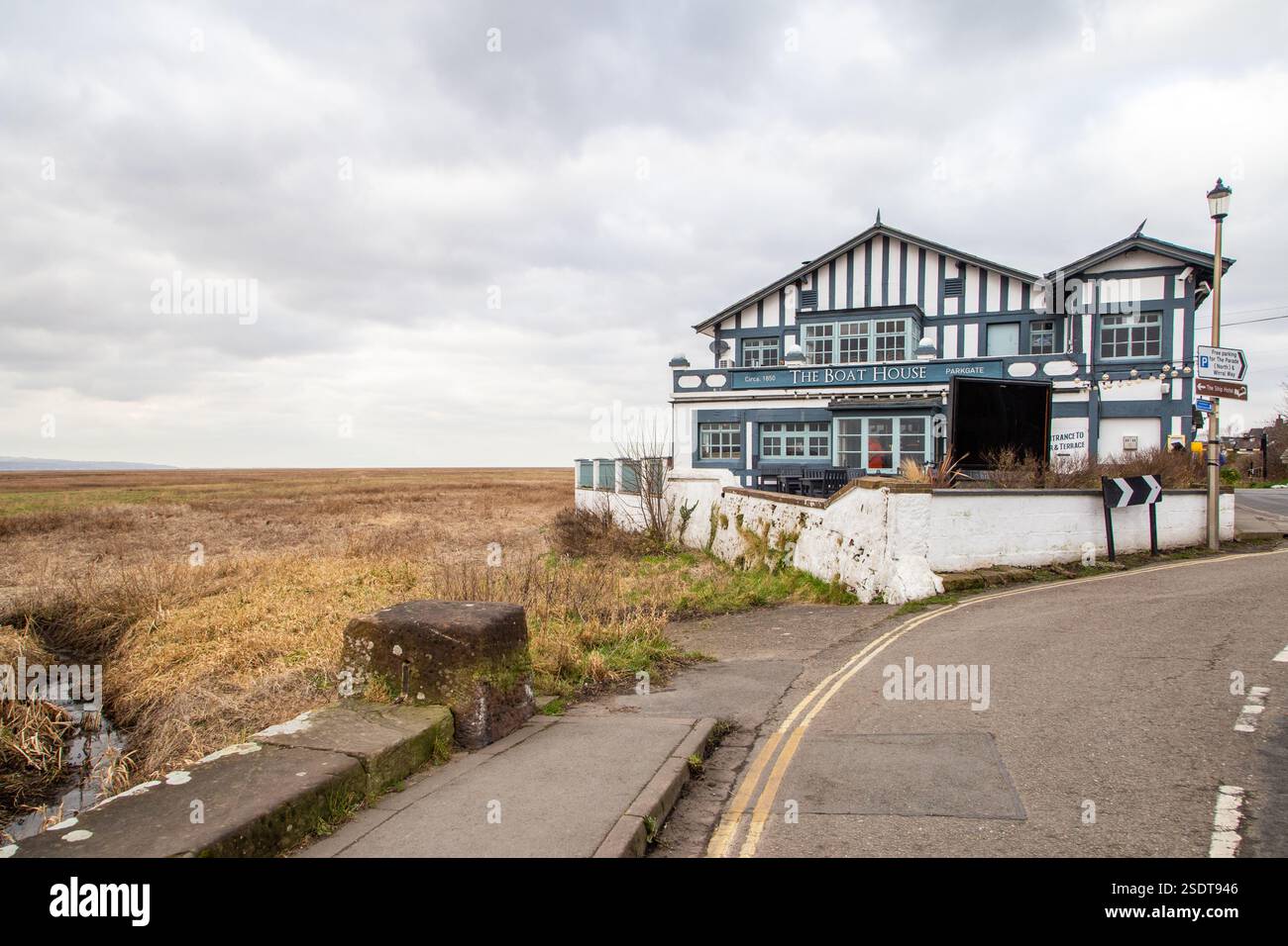 The Boathouse pub and restaurant on the promenade in the Cheshire ...