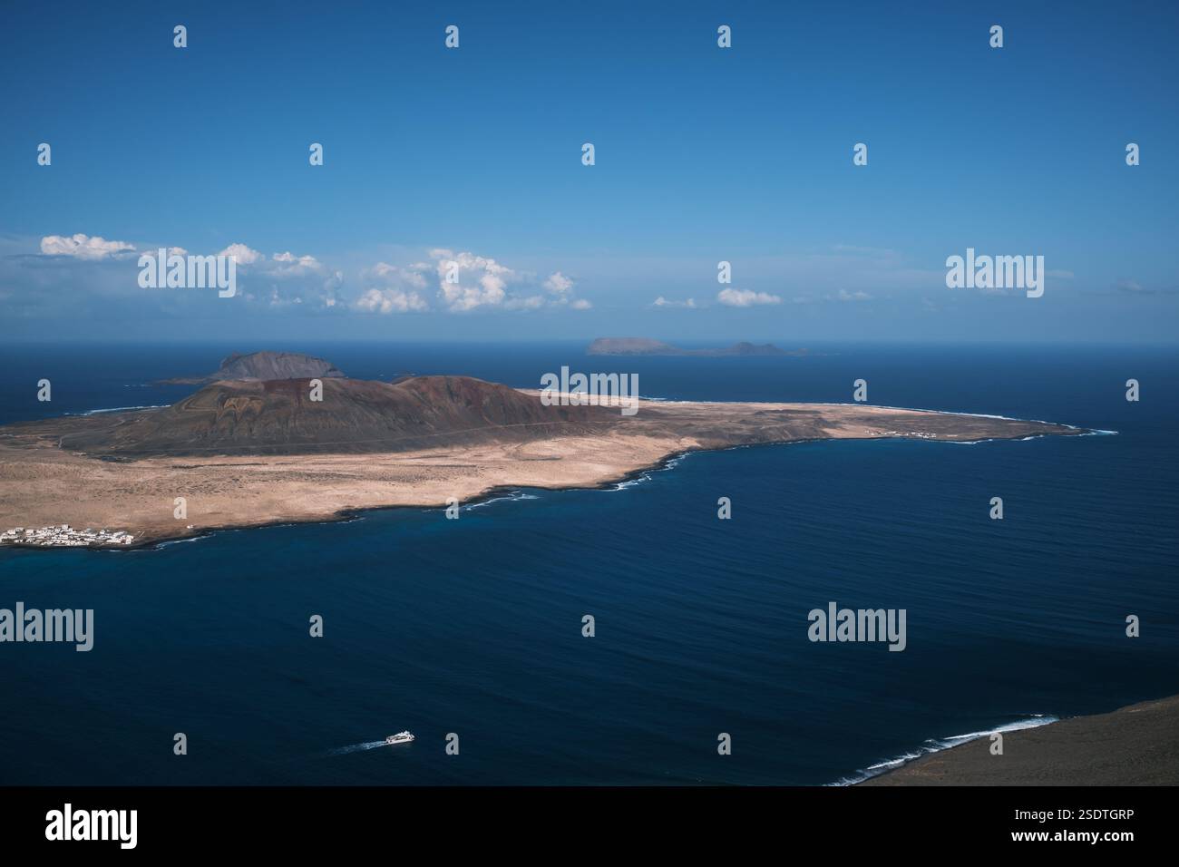 Breathtaking volcanic scenery with ebony sands, dramatic peaks, and ...