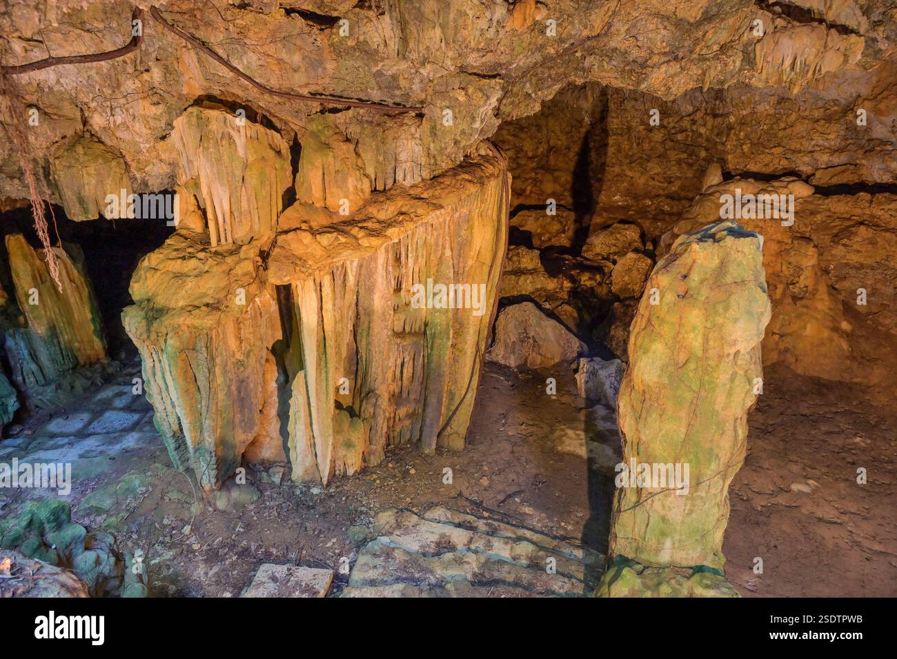 Höhle, Stalagmite Cave, Kenting National Forest Recreation Area ...
