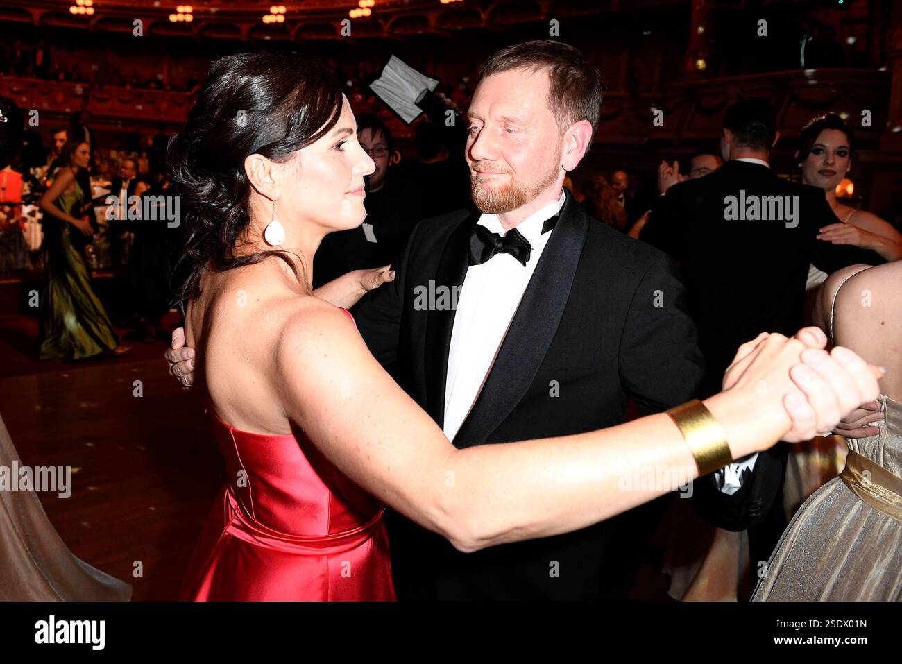 Michael Kretschmer und Annett Hofmann beim Semper Opernball am 07.02.2025 in Dresden Semper ...