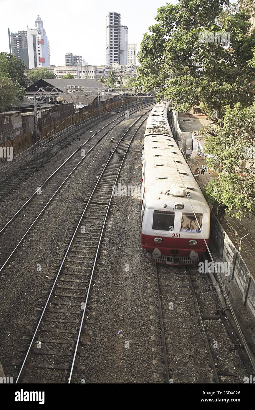Western railway suburban local train tracks, Bombay Mumbai, Maharashtra ...