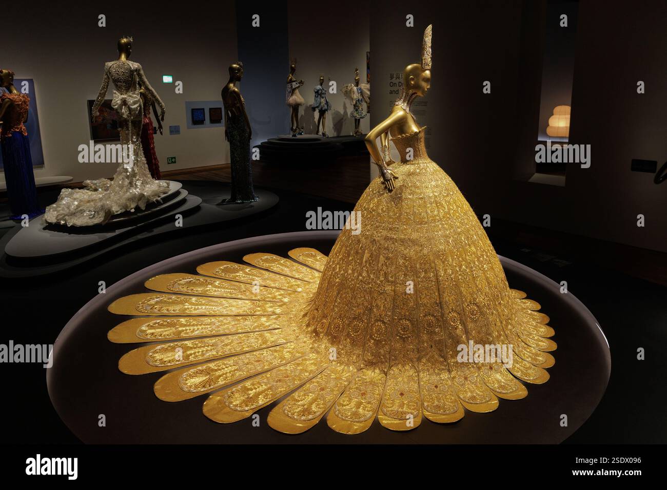 Gown by guo pei 2025 hi-res stock photography and images - Alamy