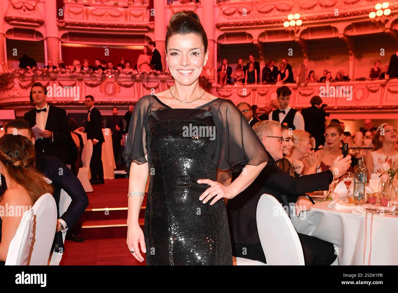 Ana Plasencia beim Semper Opernball am 07.02.2025 in Dresden Semper ...