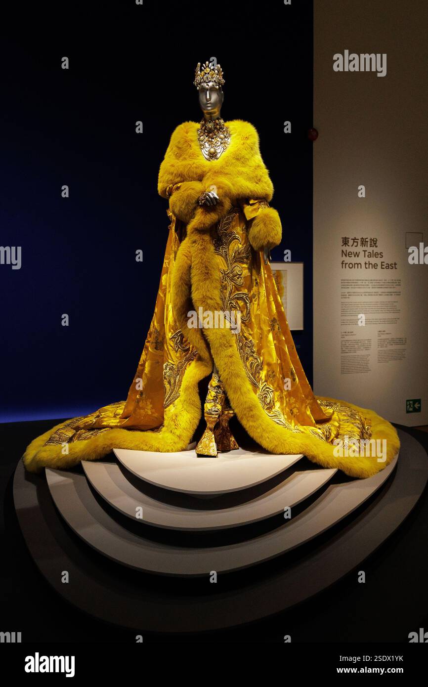 Gown by guo pei 2025 hi-res stock photography and images - Alamy