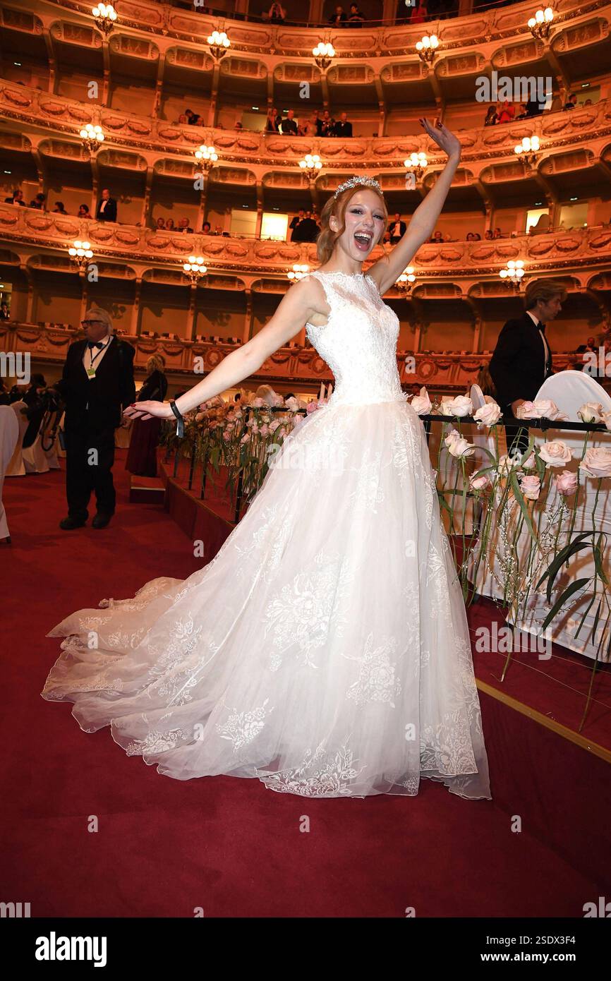 Anna Ermakova beim Semper Opernball am 07.02.2025 in Dresden Semper ...