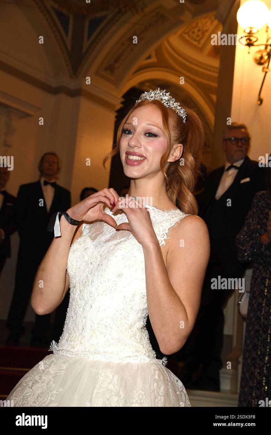 Anna Ermakova beim Semper Opernball am 07.02.2025 in Dresden Semper Opernball 2025 in Dresden ...