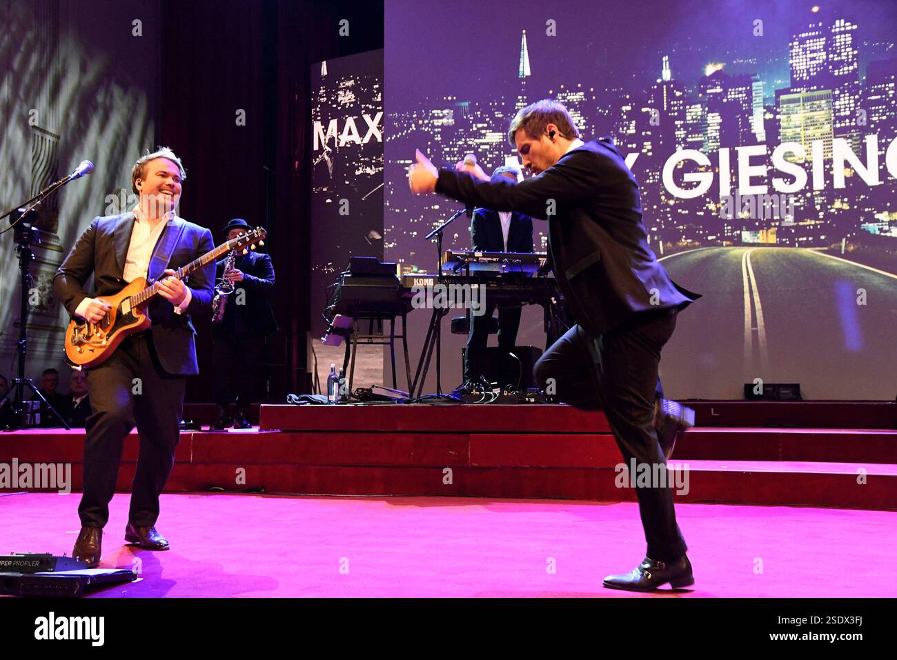 Max Giesinger beim Semper Opernball am 07.02.2025 in Dresden Semper ...