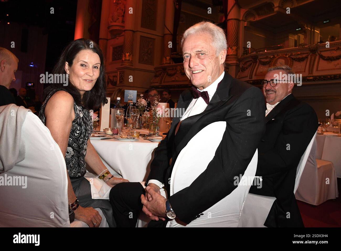 Peter Ramsauer und seine Ehefrau Susanne beim Semper Opernball am 07.02.2025 in Dresden Semper ...