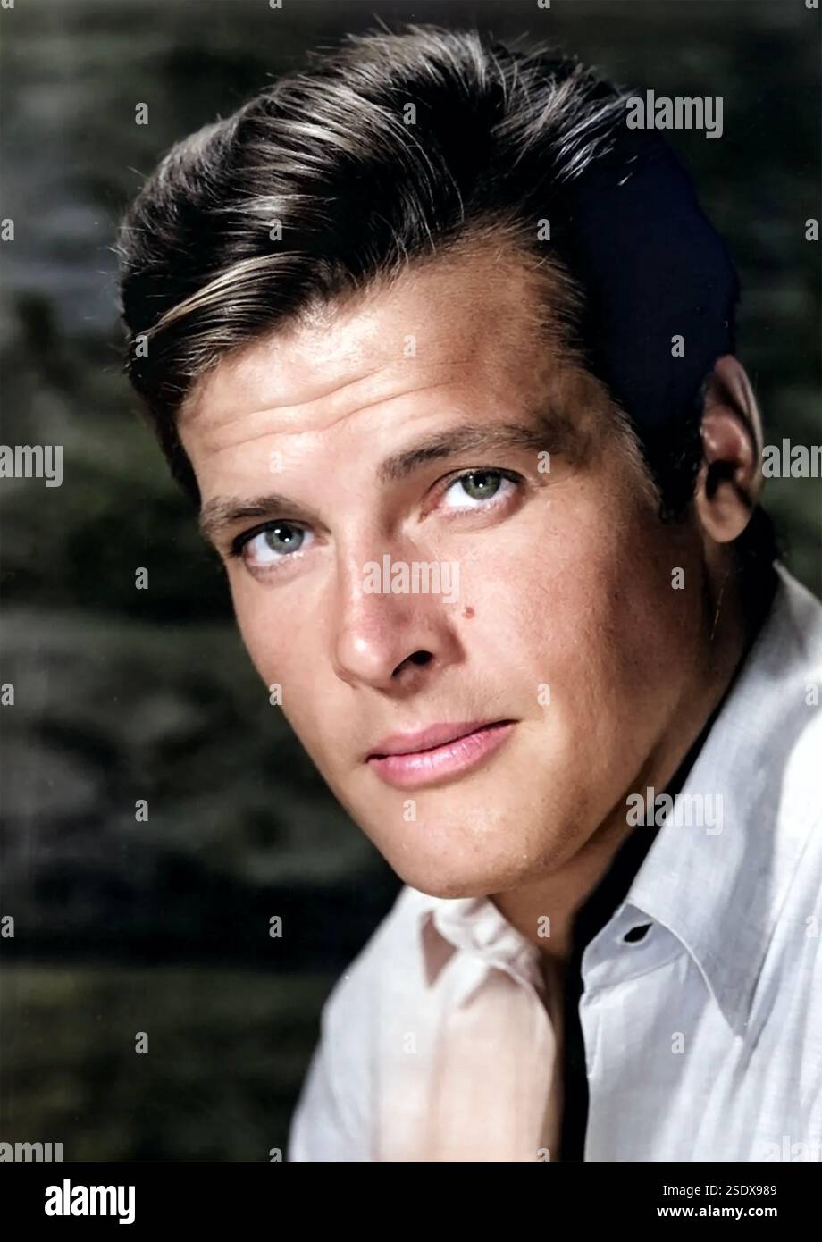 ROGER MOORE (1927-2017) English film actor about 1960 Stock Photo - Alamy