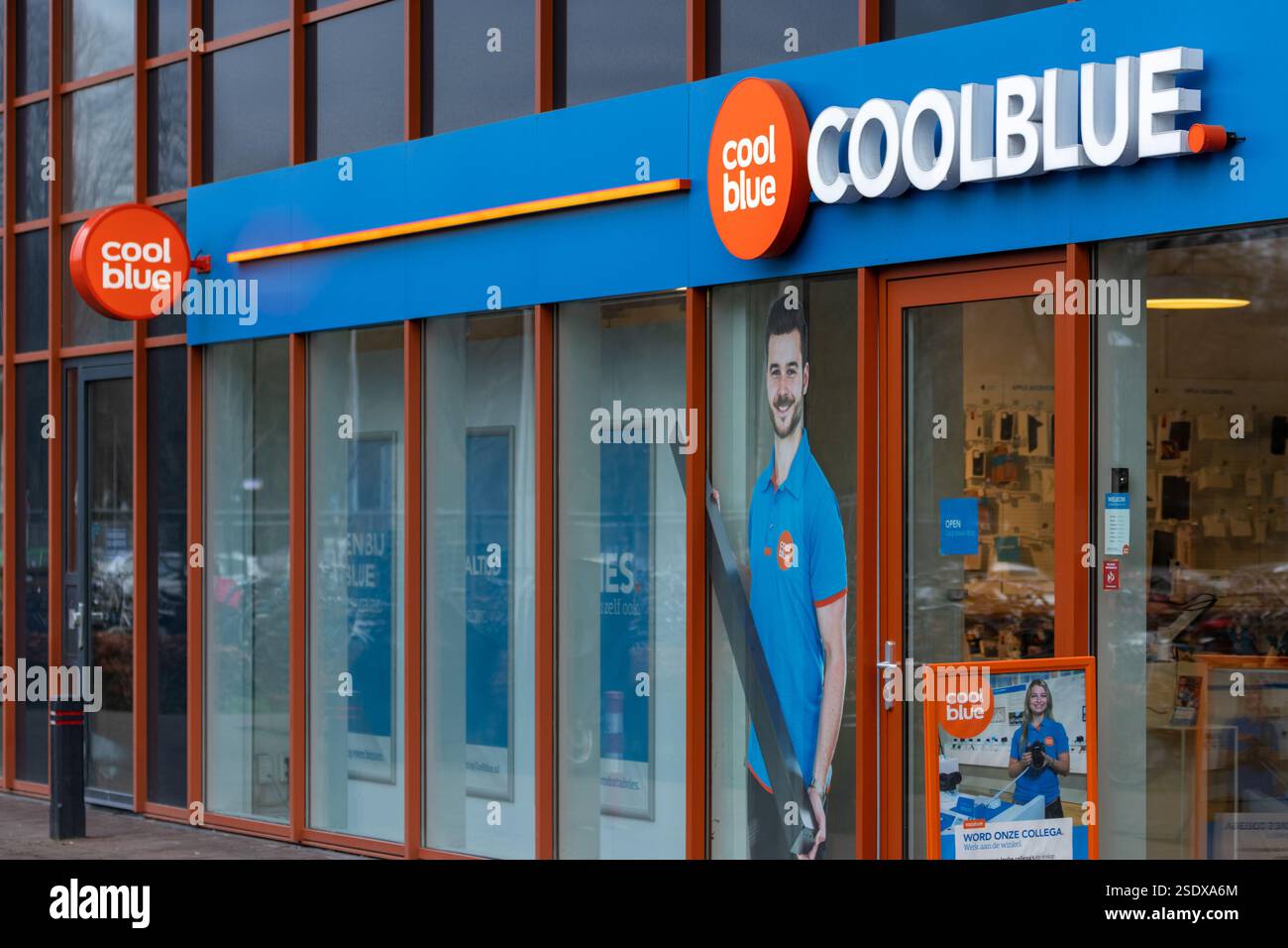 Coolblue logo hi-res stock photography and images - Alamy