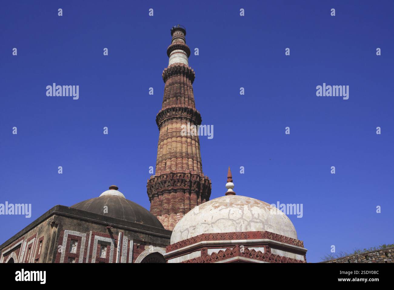 Alai Darwaza, Imam Zamin's tomb and Qutab Minar built in 1311 red ...