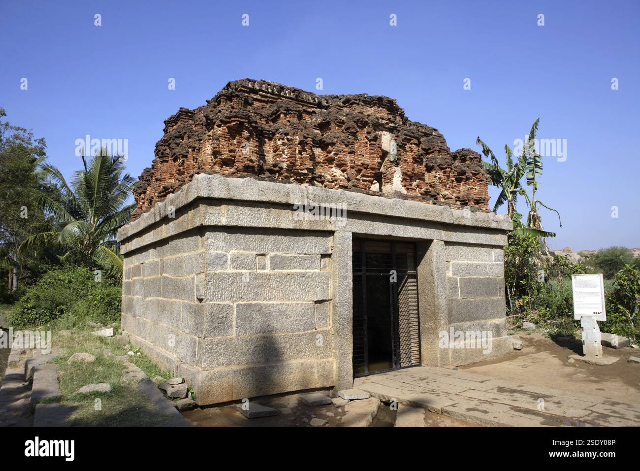 Badavi Linga, Linga Shrine, Hampi, Vijayanagara, UNESCO World Heritage ...
