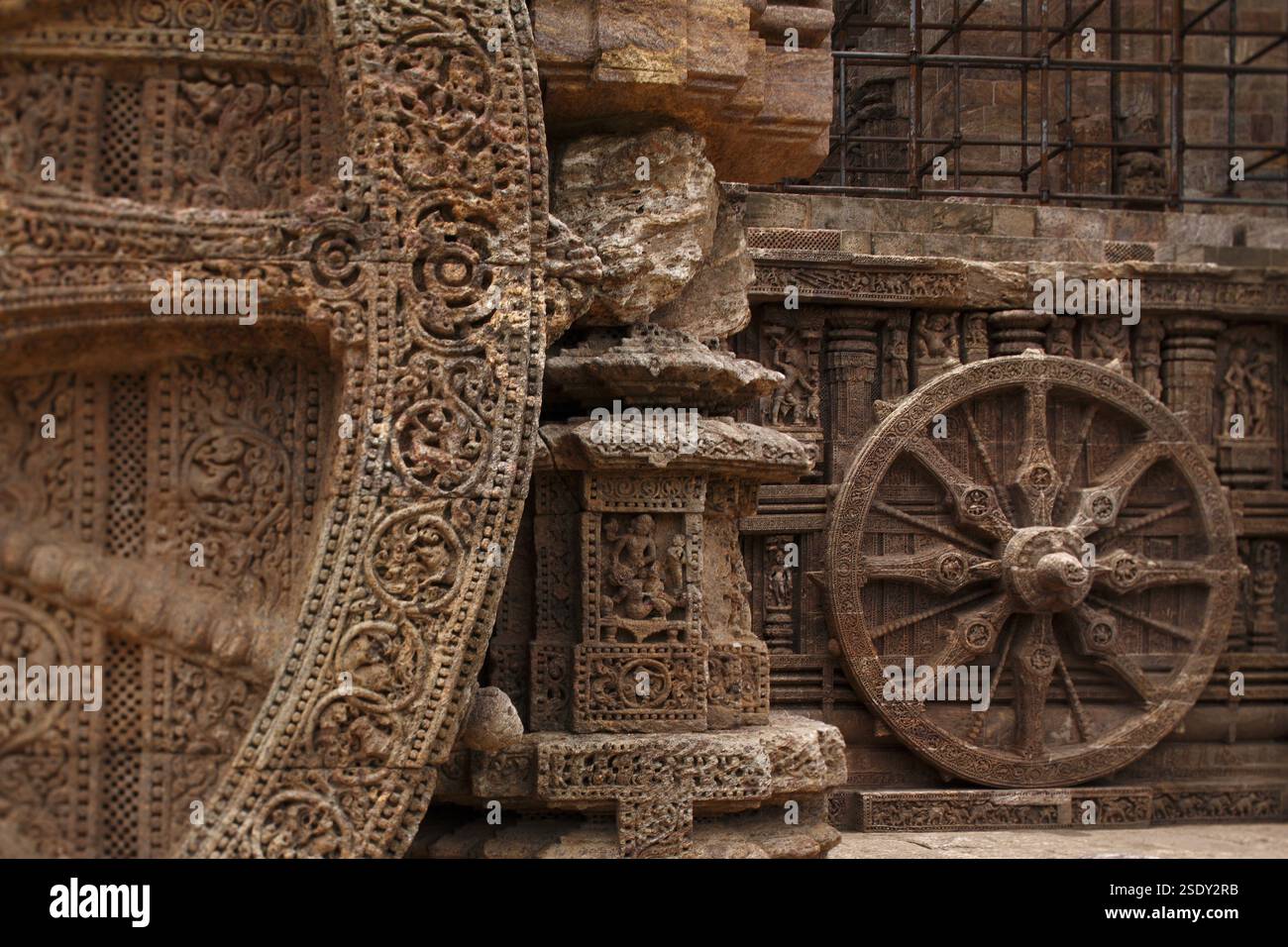 Wheel of chariot of god sun at Sun temple, Orissa, India Unesco World ...