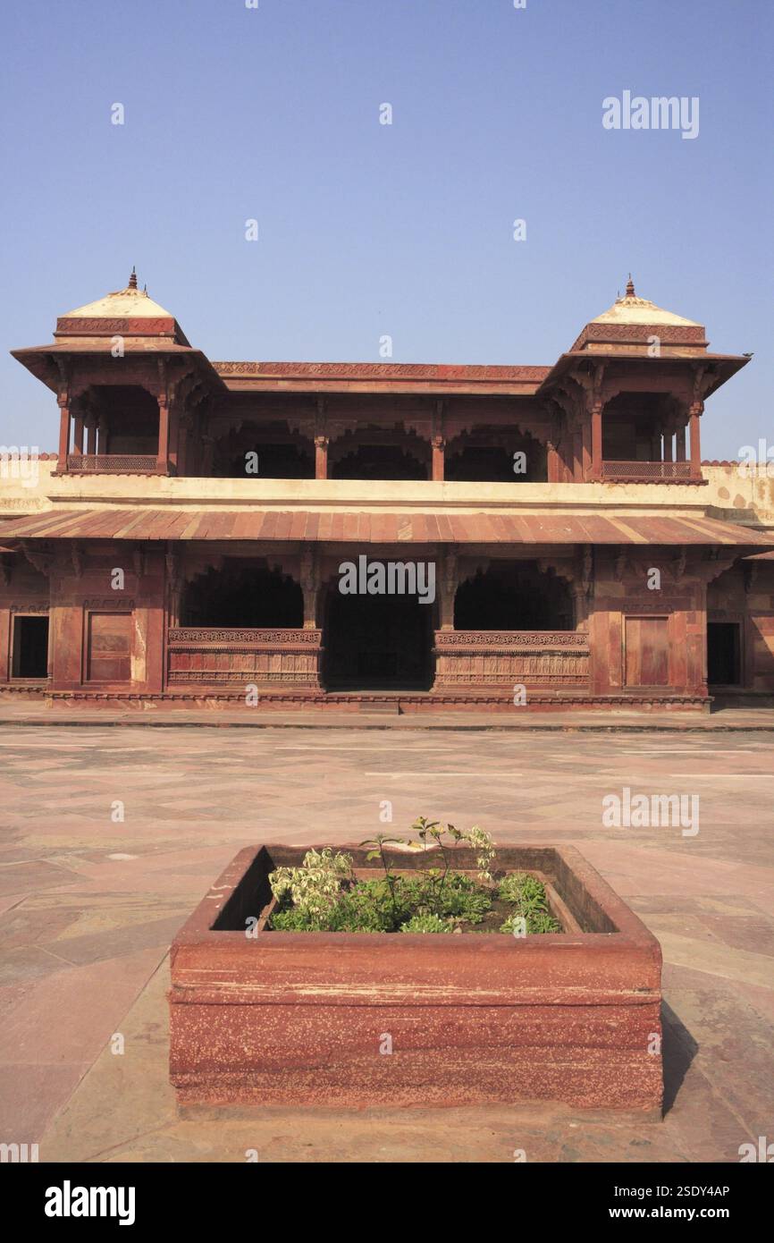 Jodh Bai's palace in Fatehpur Sikri built during second half of 16th ...