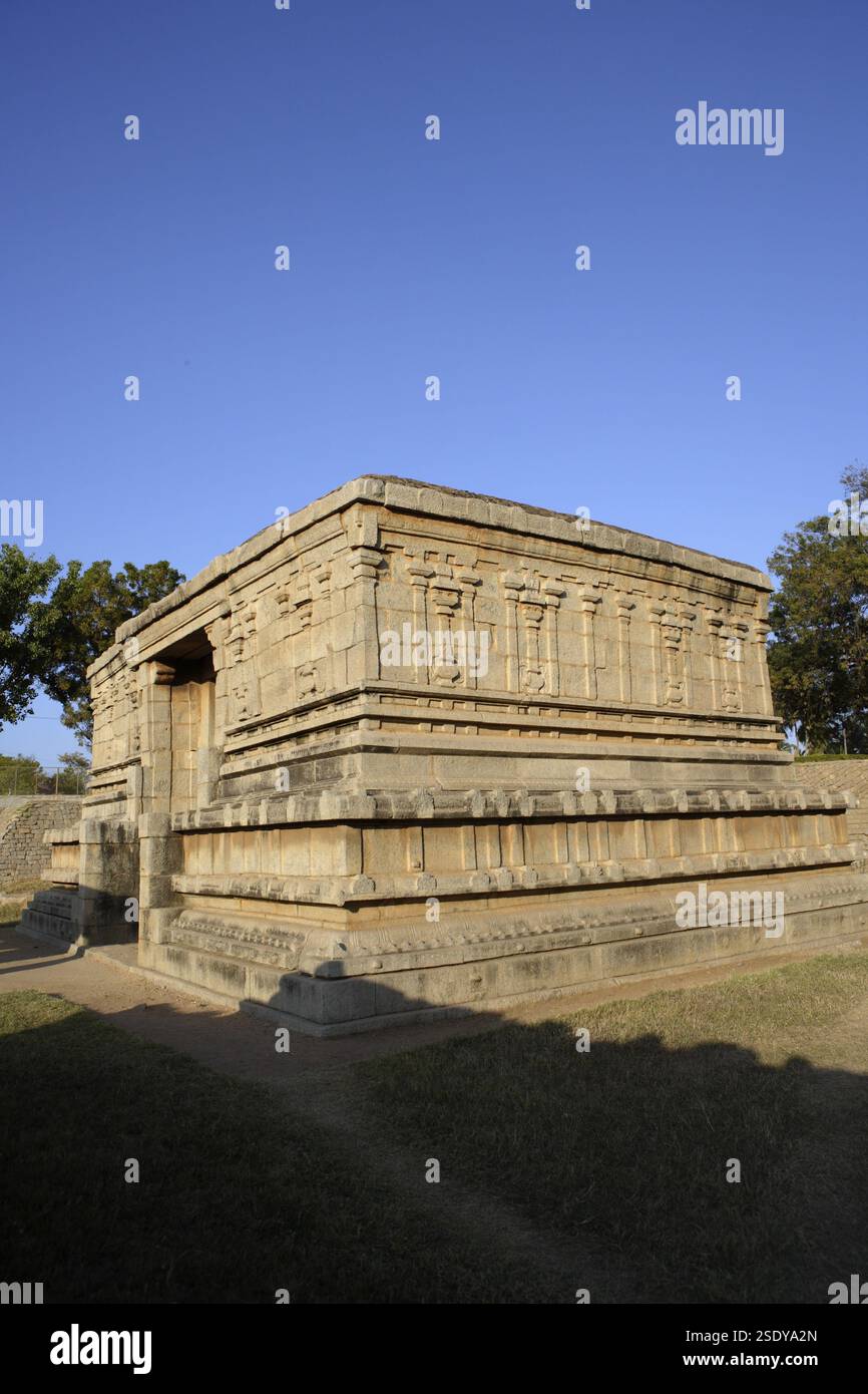 Prasanna Virupaksha underground Shiva Temple, Hampi, Vijayanagar ...
