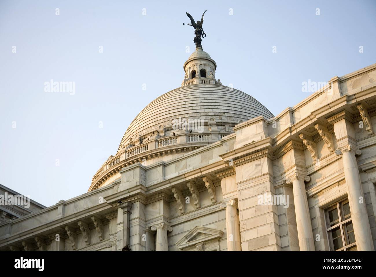 Victoria memorial impressive reminder of British Raj dome with moving ...