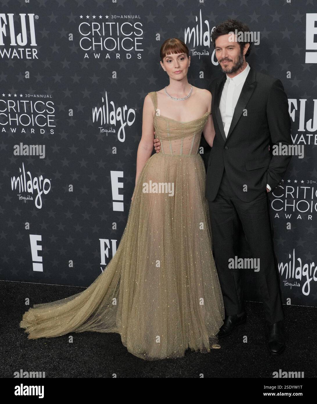 (L-R) Leighton Meester and Adam Brody at the 30th Annual Critics Choice ...