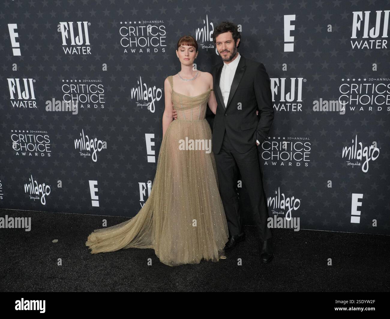 (L-R) Leighton Meester and Adam Brody at the 30th Annual Critics Choice ...