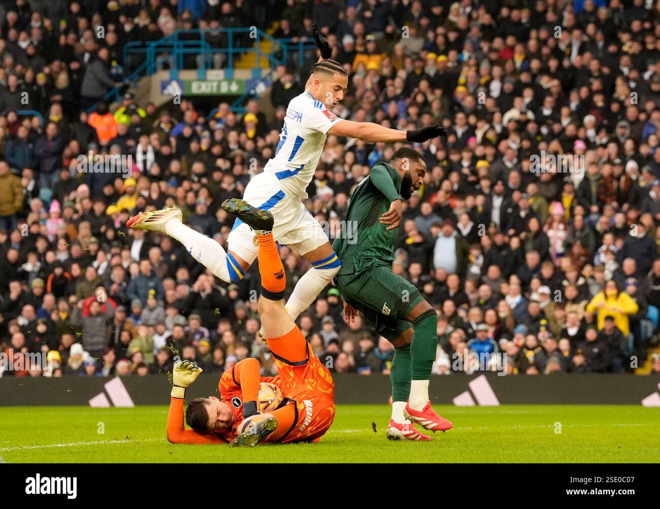 Emirates fa cup leeds united millwall hi-res stock photography and ...