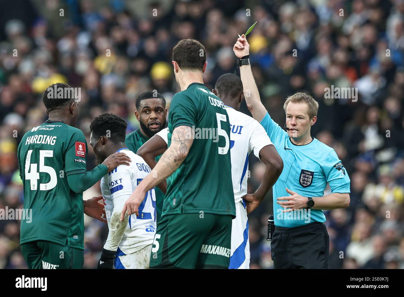 Yelloow card hi-res stock photography and images - Alamy