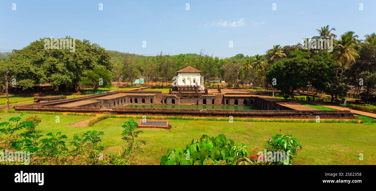The Safa Shahouri Masjid, Phonda, Goa, India. The Safa Shahouri Masjid ...